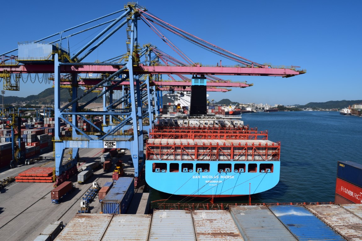 How to track a cargo ship in real-time - marinersgalaxy